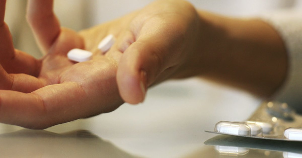 Hydroxychloroquine (Plaquenil): Benefits, Side Effects, and Dosing ...